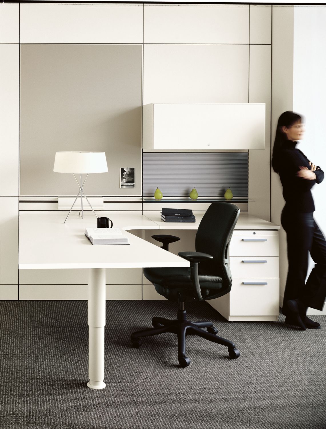 low-transit-private-office-white | Office Concept Technology